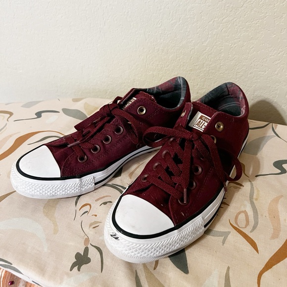 Converse | Shoes | Converse Maroon Low Top Lace Up Shoes | Poshmark